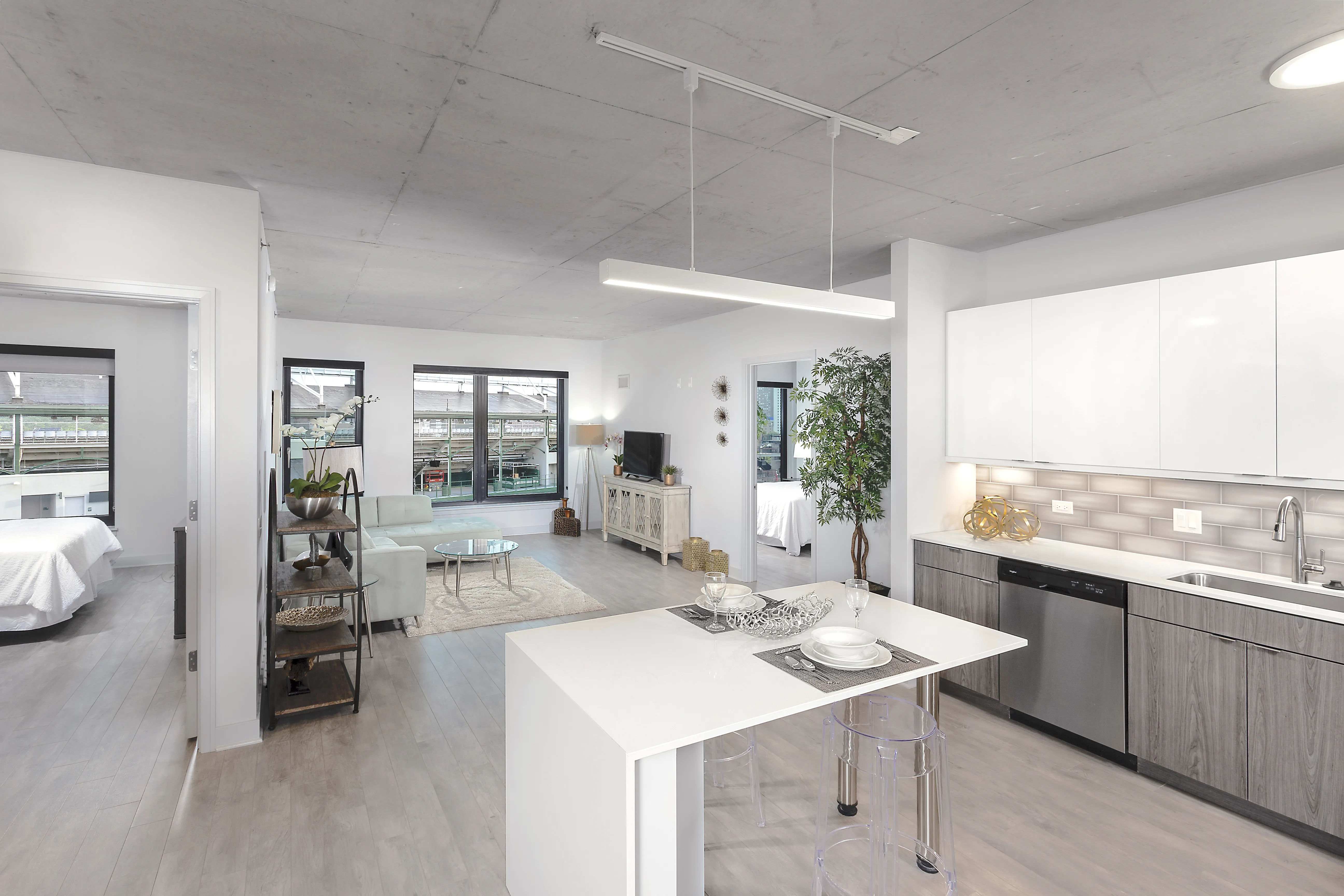 The Residences at Addison & Clark Apartments for Rent - Chicago | Domu