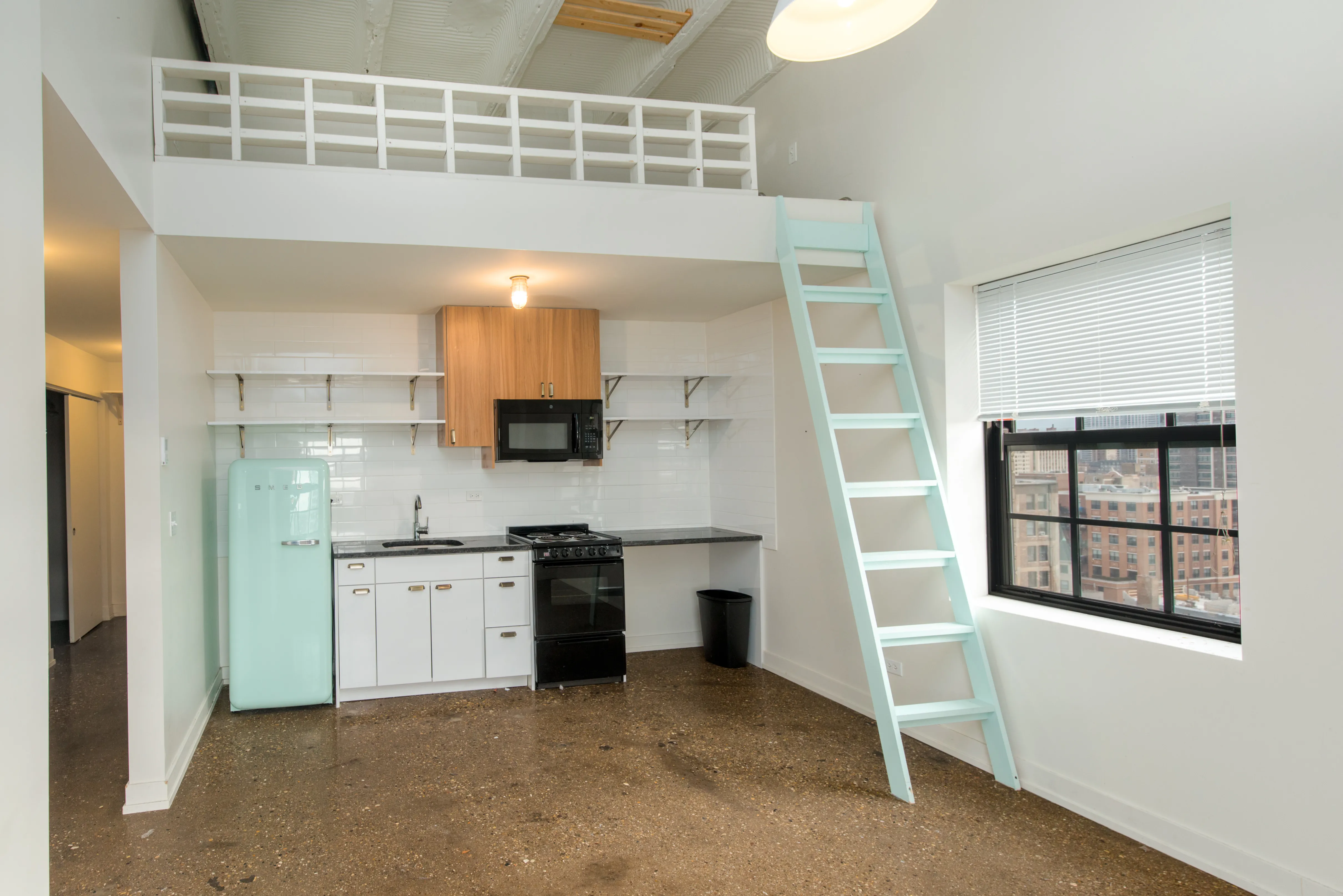 the Lawrence House Apartments for Rent - Chicago | Domu